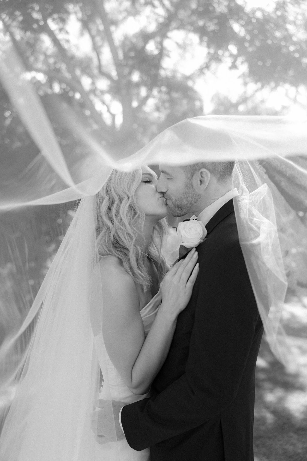 Kylie & John, Newport Beach Country Club | eventsbypurelavish.com